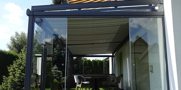 Dachy szklane M-Vetro Poznań - pergola ze szklanym dachem | Decosquare
